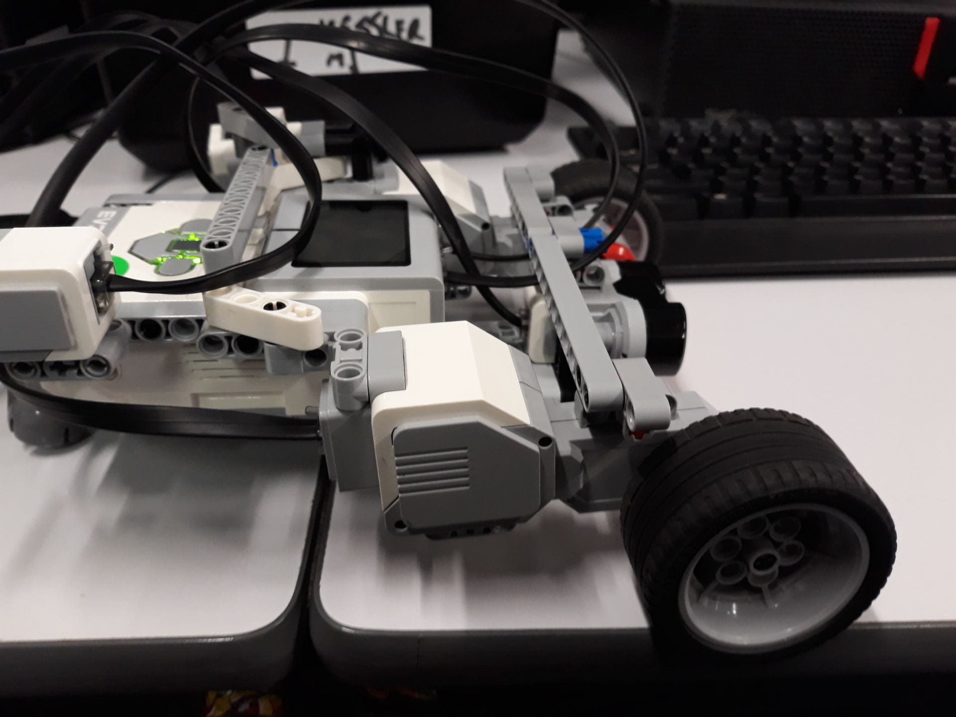 Auto Obstacle Course – Robotics and Game Design